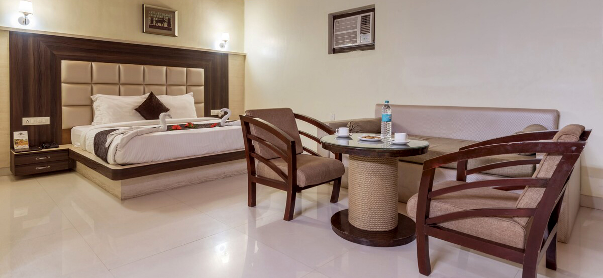 Corbett The Grand, Jim Corbett